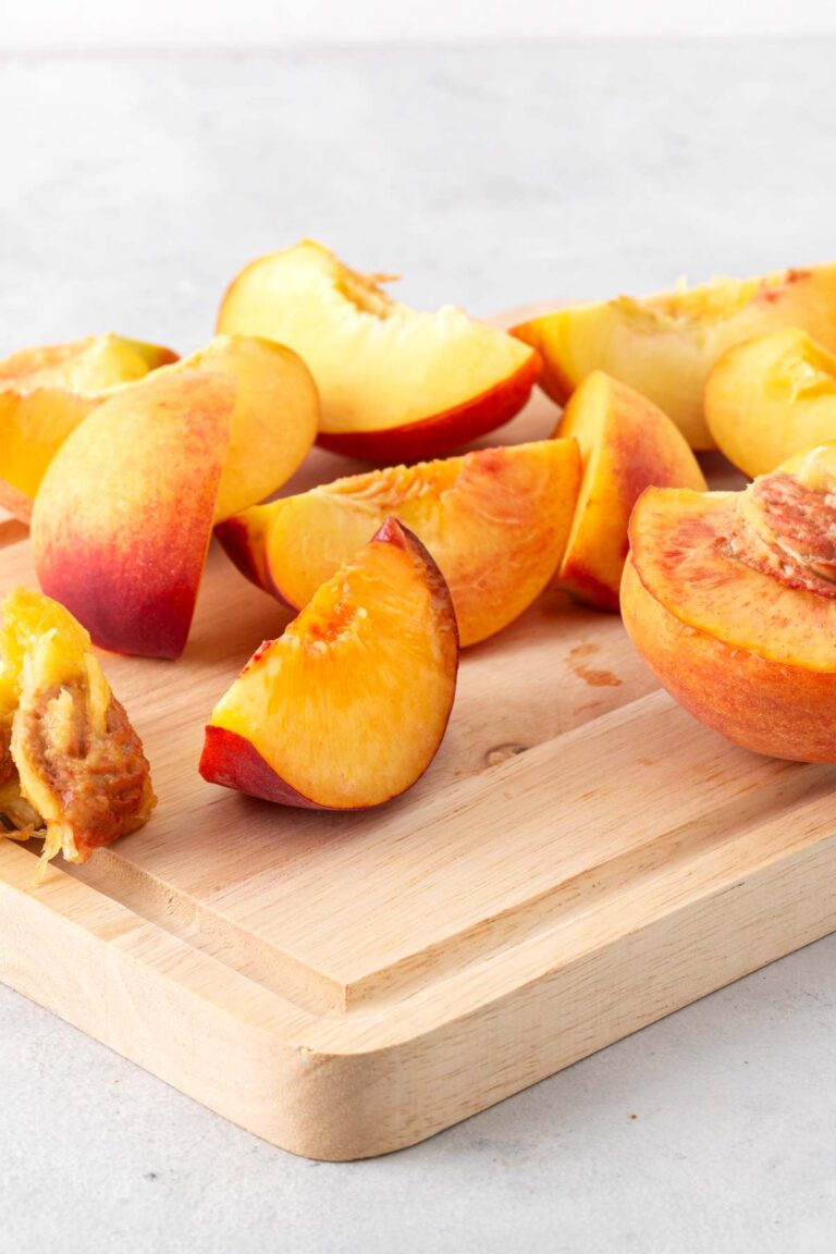 How to Freeze Peaches Properly - Smoothies and Shakes