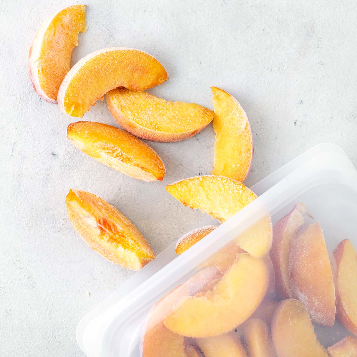 How to Freeze Peaches Properly - Smoothies and Shakes