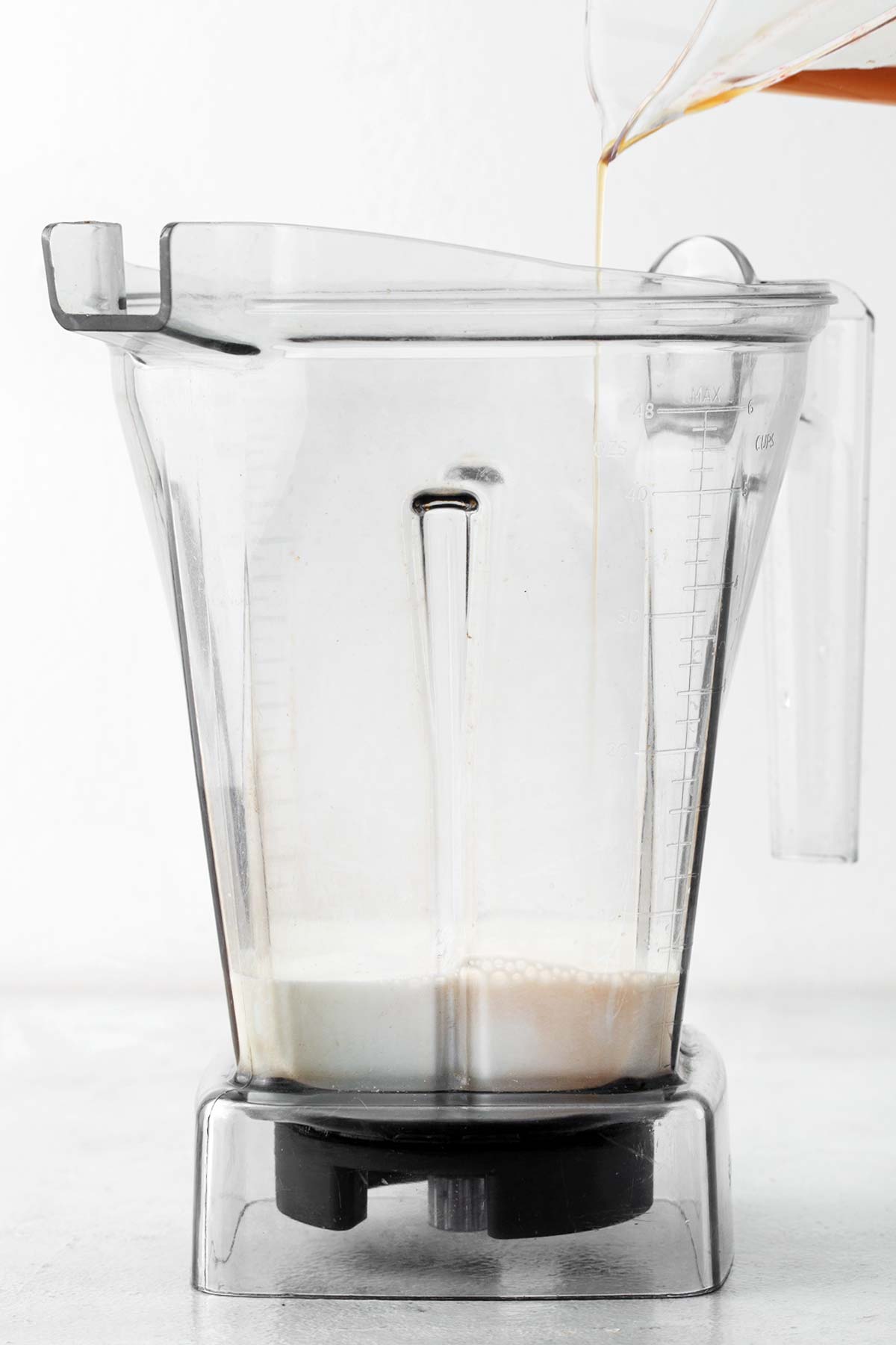 Perfect Vanilla Milkshake (3 Ingredients!) - Smoothies and Shakes